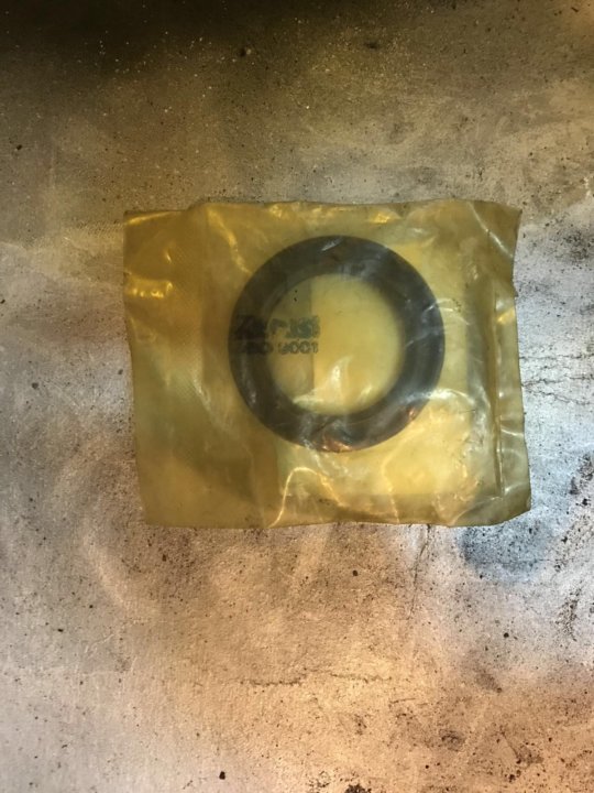 Сальник коробки разд-й задний Hyundai 47351-39010 – купить, цена 400 ...