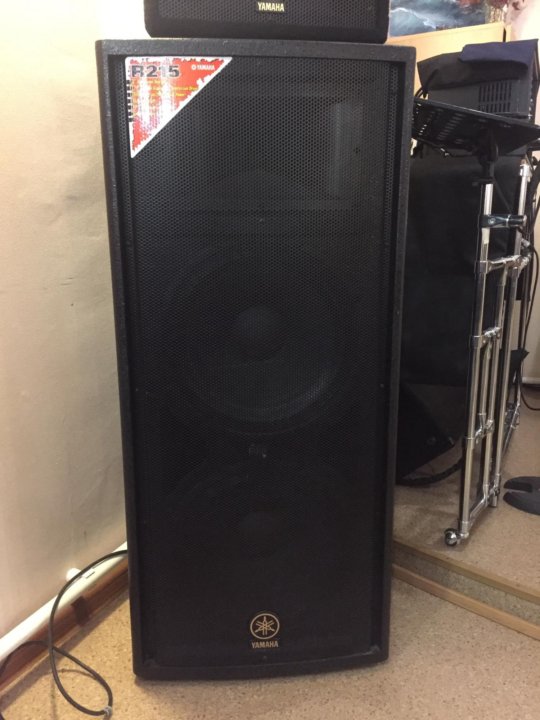Акуст.система Yamaha R215 (пара) . Почти новые – купить в Хабаровске ...