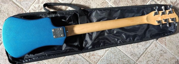 Тревел электрогитара hofner shorty с чехлом – купить в Москве, цена 8 ...