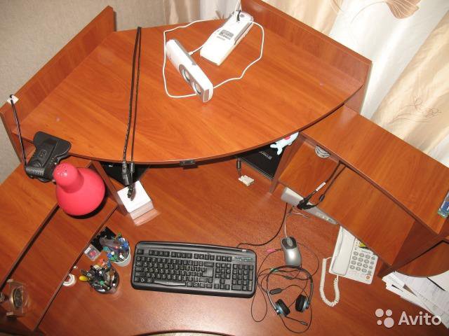 Большой угловой письменный стол – купить в Москве, цена 2 000 руб ...