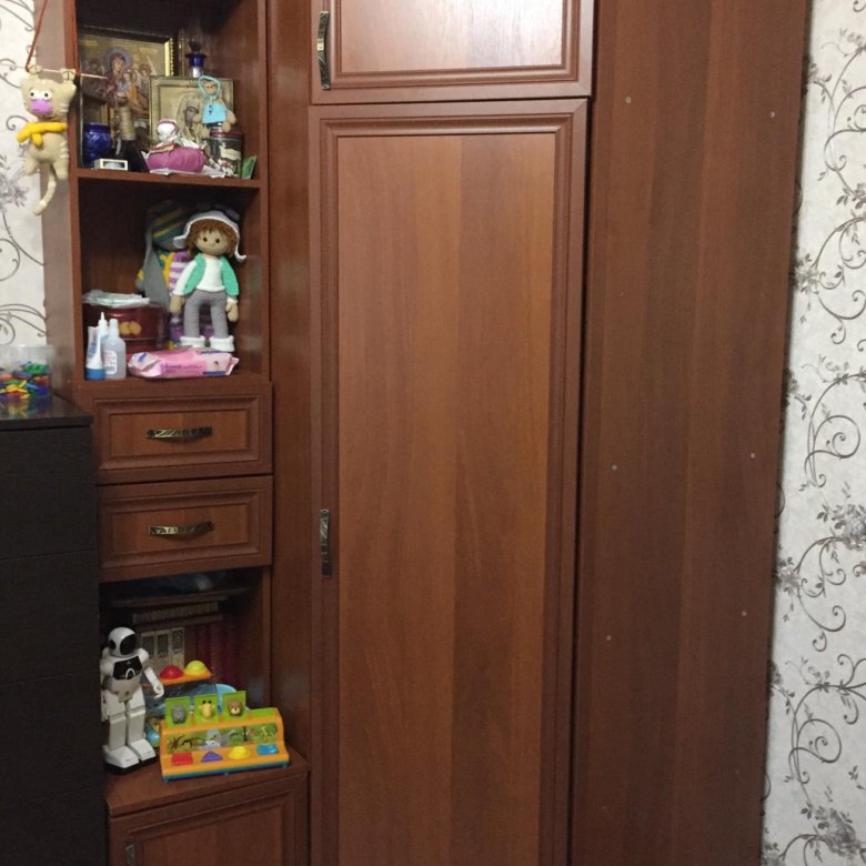 Угловой шкаф и пеналом – купить в Москве, цена 3 000 руб., продано 22 ...