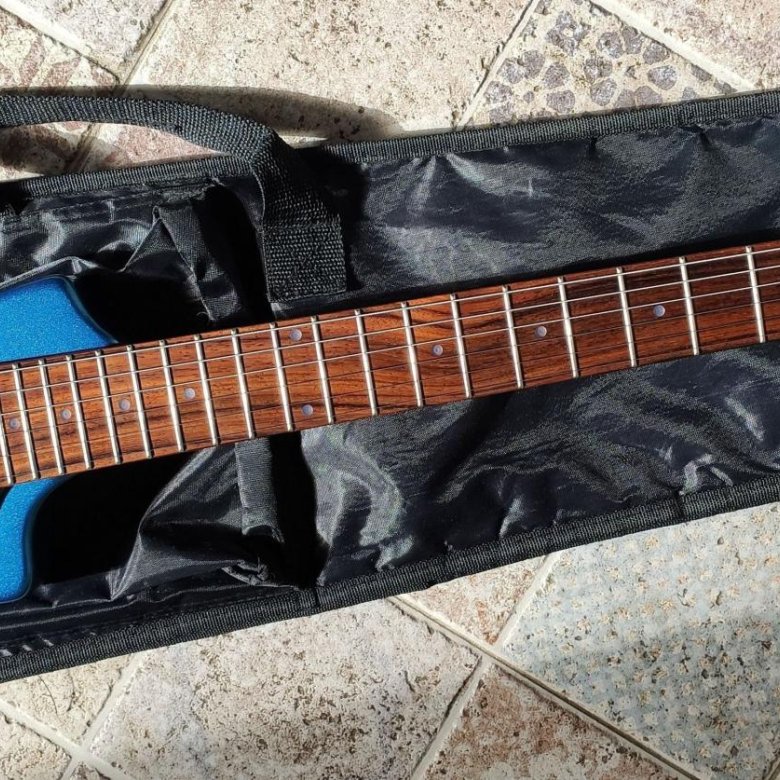 Тревел электрогитара hofner shorty с чехлом – купить в Москве, цена 8 ...